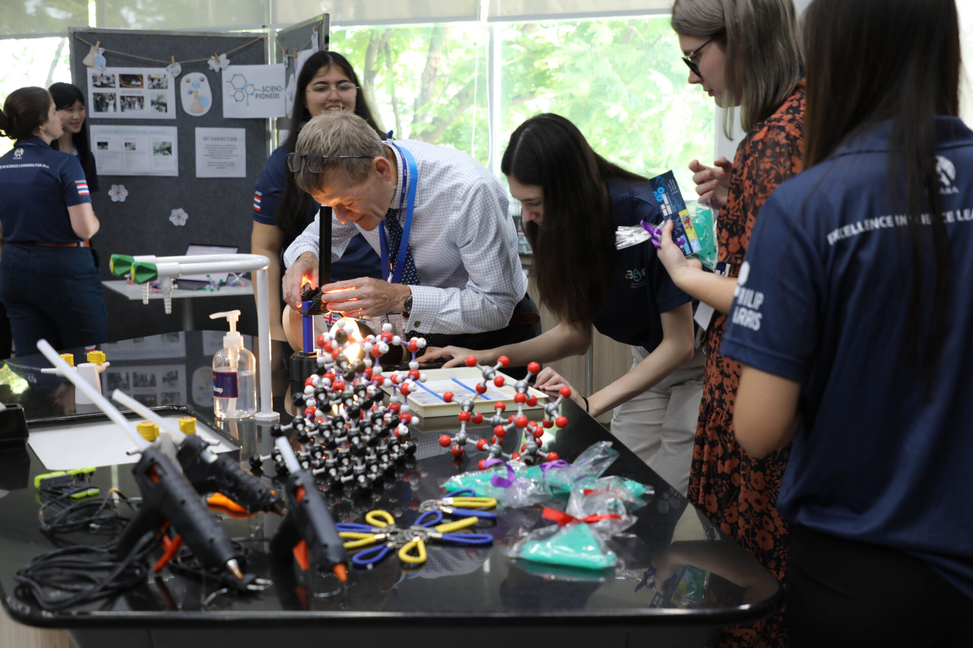 Science Pioneers – Fostering the next generation of science